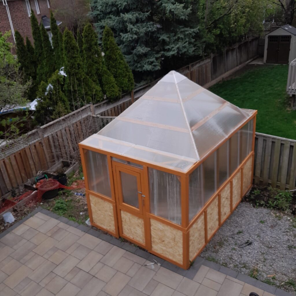 Pyramid greenhouse 2.0 - The Charged Garden